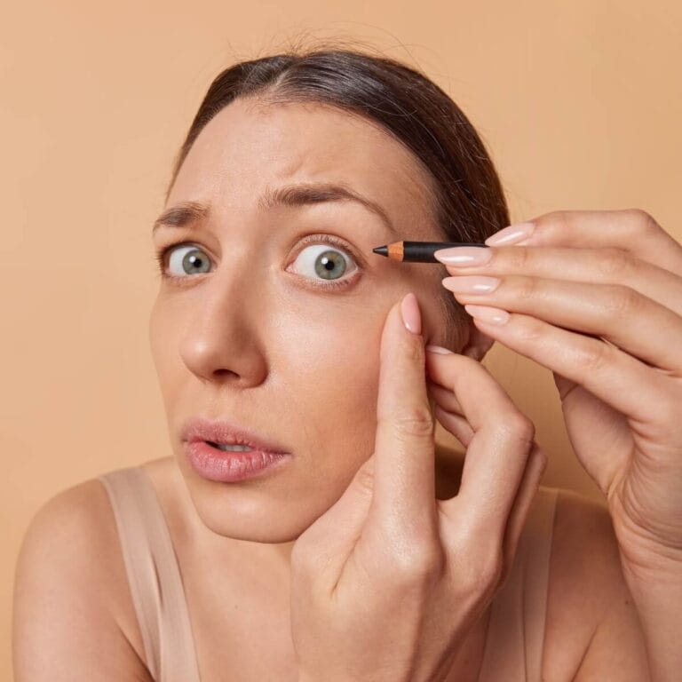 How To Create The Perfect Eyeliner - Ekaa Makeup Academy